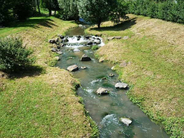 Au fil de l'eau…vergnat L’Auzon dans la Coulée Verte du Cendre